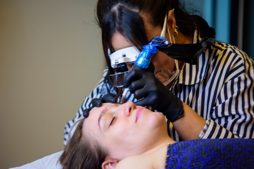 Ombre Microblading: The Perfect Blend for Bold and Soft Brows - Minou Nails