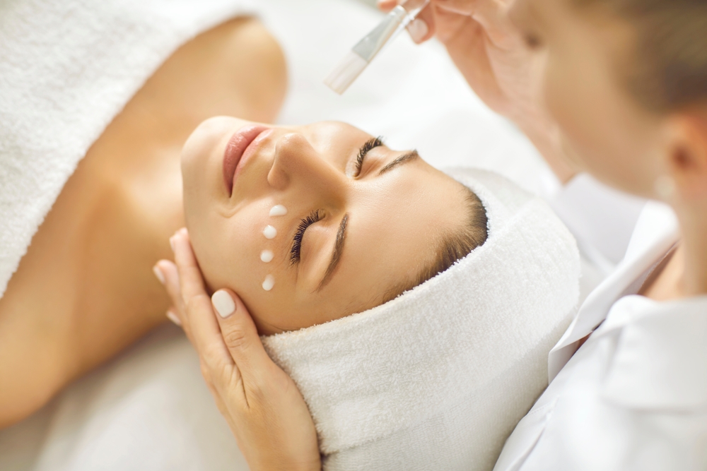 Latest Hydra Facial Trends: 2026 Skincare Innovations - Minou Nails